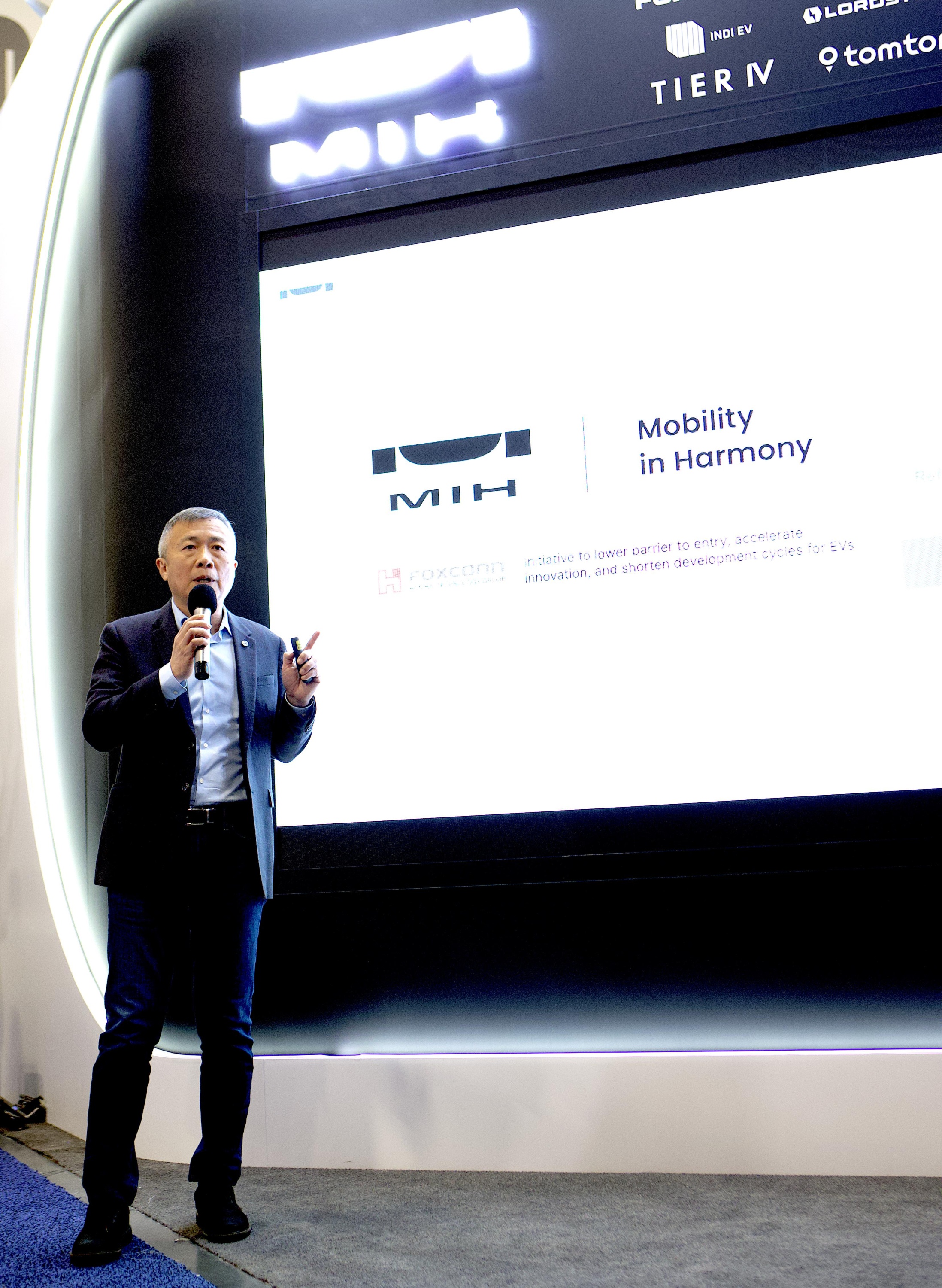 MIH於CES展示北美生態系成果 計劃在美打造創新基地 - CarStuff 人車事